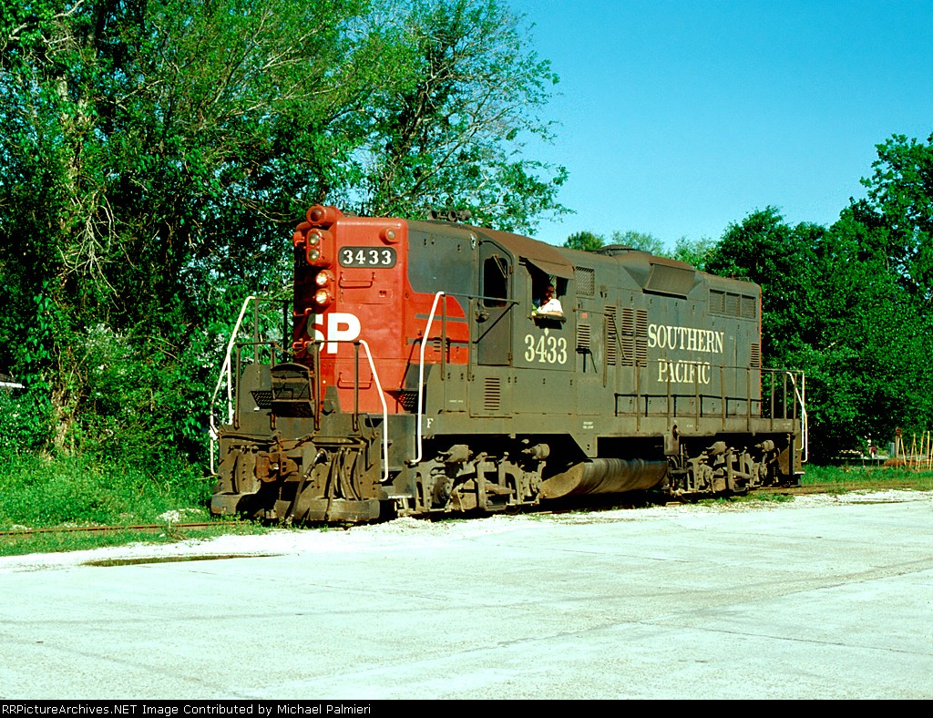 SP GP9R 3433